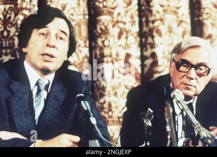 Patrick Steptoe Dr Robert Edwards test tube baby 1979 pioneers held a ...