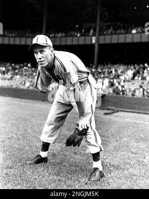Pete Gray, the St. Louis Browns' one-armed outfielder, is shown on deck ...