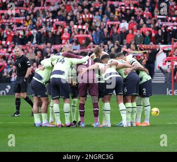 Manchester City have a team huddle before the game during the Premier ...