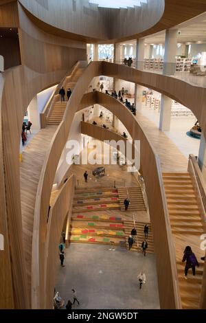 Calgary Main Library, Interior Architecture Stock Photo - Alamy