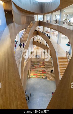 Calgary Main Library, Interior Architecture Stock Photo - Alamy