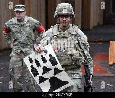 U.S. Army Medic with 512th Field Hospital and a German Bundeswehr Medic ...