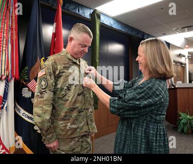 Redstone Arsenal Senior Commander Lt. Gen. Donnie Walker and Alabama ...