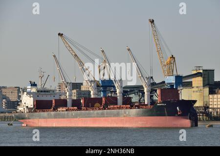 Cargo ship AMAPOLA at Tate & Lyle Sugar's Thames Refinery at Silvertown ...