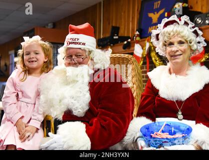 Santa visits the kids of the 117th Air Refueling Wing at Sumpter Smith ...