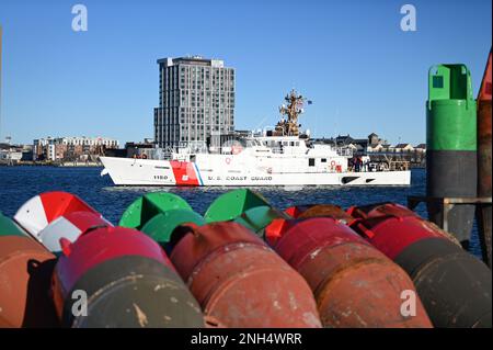 The Sentinel-class fast response cutter USCGC Oliver Henry (WPC 1140 ...
