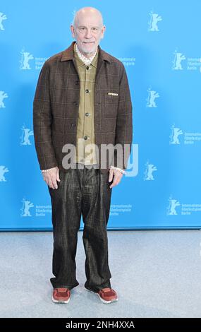 Berlin, Germany. 20th Feb, 2023. Actors John Malkovich (l) and Lilith ...