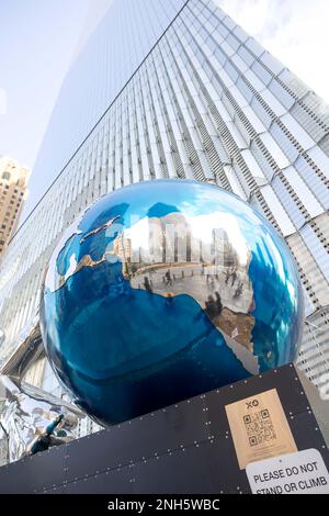 XO World Sculpture by Daniel Anderson at the World Trade Center. View ...
