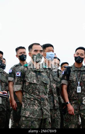 The Republic of Korea Army 5th Corps Commander Lt. Gen. Kyu-Jun Lee ...