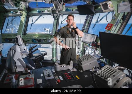 Royal Australian Navy landing helicopter dock ship HMAS Canberra (L02 ...