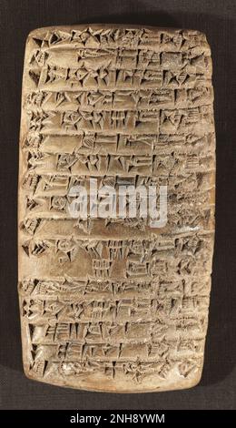 Sumerian accounting tablet written in cuneiform script, dating from ...