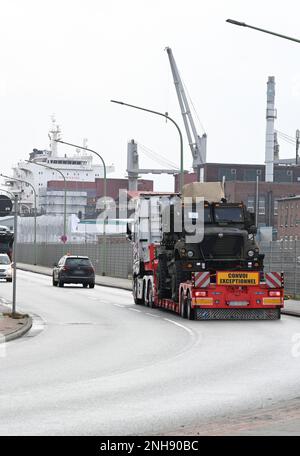 Bremerhaven, Germany. 21st Feb, 2023. More US tanks and helicopters ...