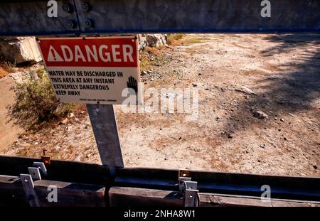 Lake Spillway Sign Stock Photo - Alamy