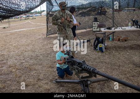 Soldiers from the 3rd Battalion 325th Infantry Regiment armed with M16 ...