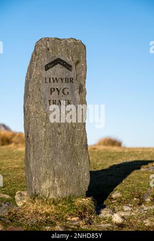 Snowdon Pyg Track Sign, Snowdonia National Park Stock Photo - Alamy