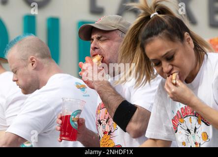 Geoffrey Esper competes during Siegel Bagelmania's World Bagel Eating ...