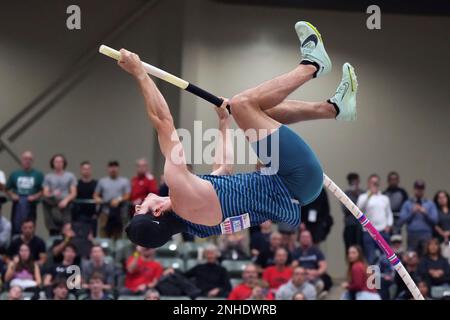 Jacob Wooten places second in the elite men's competition at 19-1 (5 ...