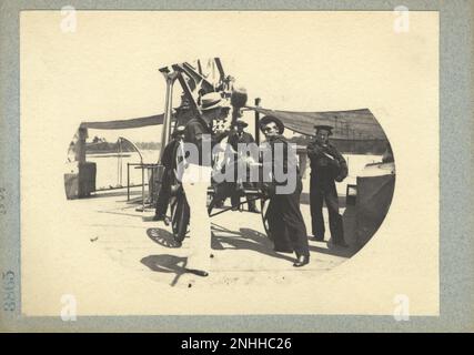 Gun squad on deck of monitor Stock Photo - Alamy