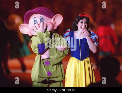 Walt Disney's SNOW WHITE AND THE SEVEN DWARFS 1937 supervising director ...