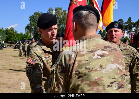 Lt. Col Derek Reeves, incoming commander of 1st Battalion 77th Field ...