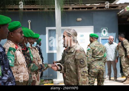 Members of African Union Transition Mission in Somalia (ATMIS) greet U ...