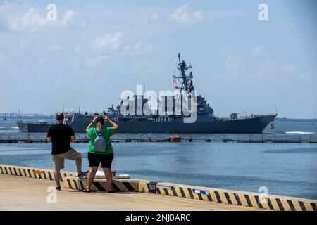 NORFOLK, Va. (August 4, 2022) The Arleigh Burke-class guided-missile ...
