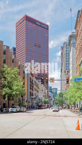 Pittsburgh Downtown: The brilliant red curtain wall faÃ§ade of K&L ...