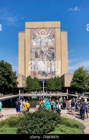Word of Life Mural; aka Touchdown Jesus; reflecting pool; Hesburgh ...