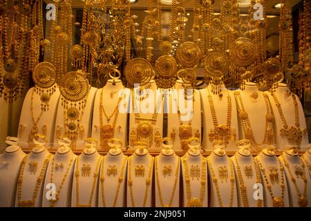Gold displayed in Bahrain gold souq. Manama, Bahrain Stock Photo - Alamy
