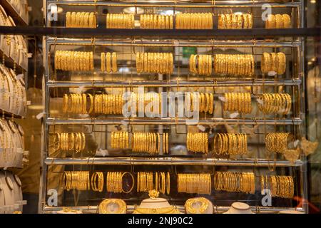 Gold displayed in Bahrain gold souq. Manama, Bahrain Stock Photo - Alamy
