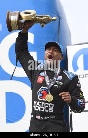 INDIANAPOLIS, IN - SEPTEMBER 05: Antron Brown (6 TF) DSR-DSR NHRA Top ...