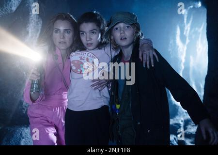 COCAINE BEAR, from left: Brooklynn Prince, Christian Convery, 2023. ph ...