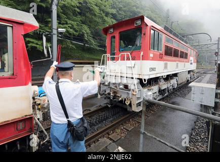 The Oigawa Railway Ikawa Line is at Ichishito Station in Kawane-honcho ...
