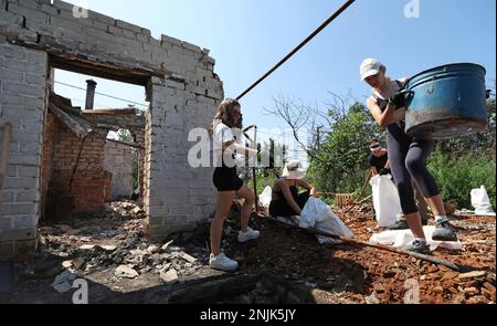 Young people gather from Kyiv and other places to help clean up damaged ...