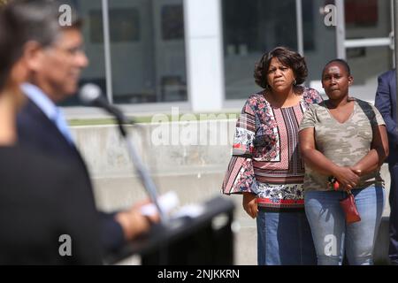 Terrie Green (second from right) , grandparent with grandchildren in ...