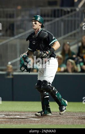 Wright State Raiders catcher Sammy Sass (11) on defense against the ...
