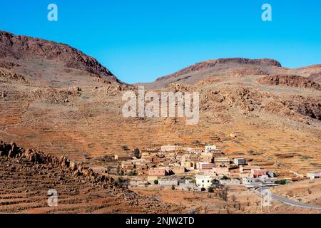 Afrika, Marokko, Ortschaft Ighil an der R 109 Stock Photo - Alamy