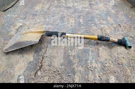 This shovel is used to lift the sand or lower the sand on the pick up ...