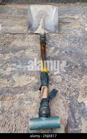 This shovel is used to lift the sand or lower the sand on the pick up ...