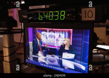 From left, political anchors Errol Louis and Susan Arbetter during New ...