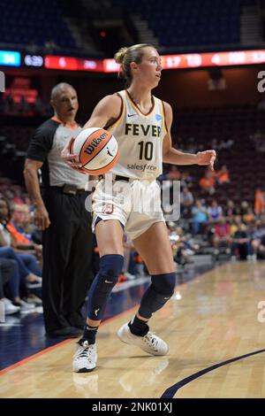 Indiana Fever guard Lexie Hull (10) in action as the Connecticut Sun ...