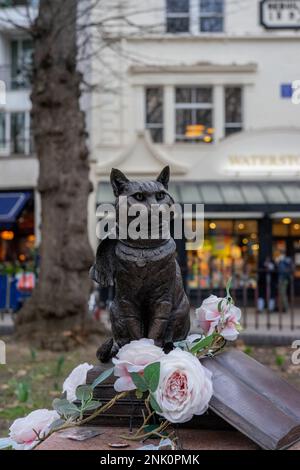 Bob the cat memorial statue, Islington green, London, United Kingdom ...