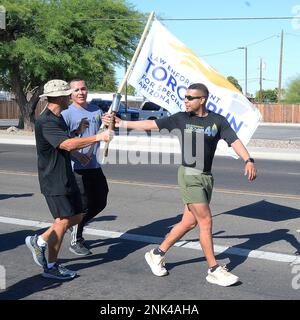 Yuma County Sheriff's Office deputy Guadalupe Paz, left, talks with ...