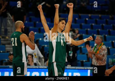 Hawaii Rainbow Warriors opposite hitter Cole Hogland (7) celebrates ...