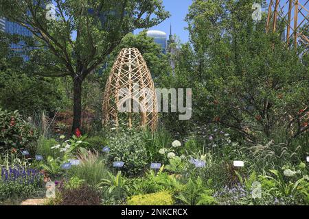 The Guangzhou Garden designed by British landscape architect Peter ...