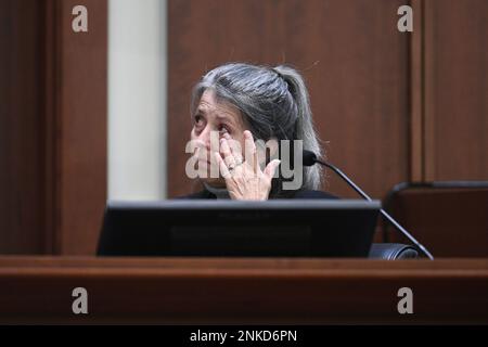 Christie Dembrowski, the older sister of Johnny Depp, testifies about ...