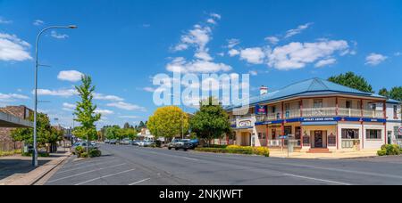The Apsley Arms Hotel in Walcha, new south wales, australia Stock Photo ...