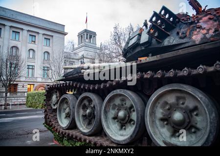 Destroyed Russian T-72 B1 tank Stock Photo - Alamy
