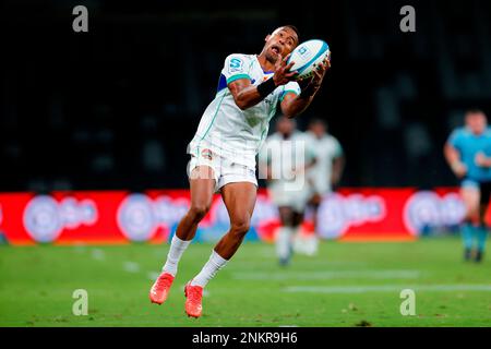 SYDNEY, AUSTRALIA - FEBRUARY 18: Kitione Ratu of Fijian Drua catches a ...