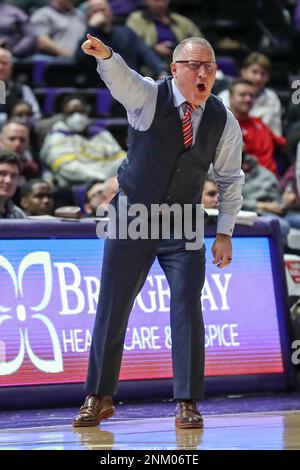 January 26, 2022: Texas A&M Head Coach Buzz Williams reacts to a call ...